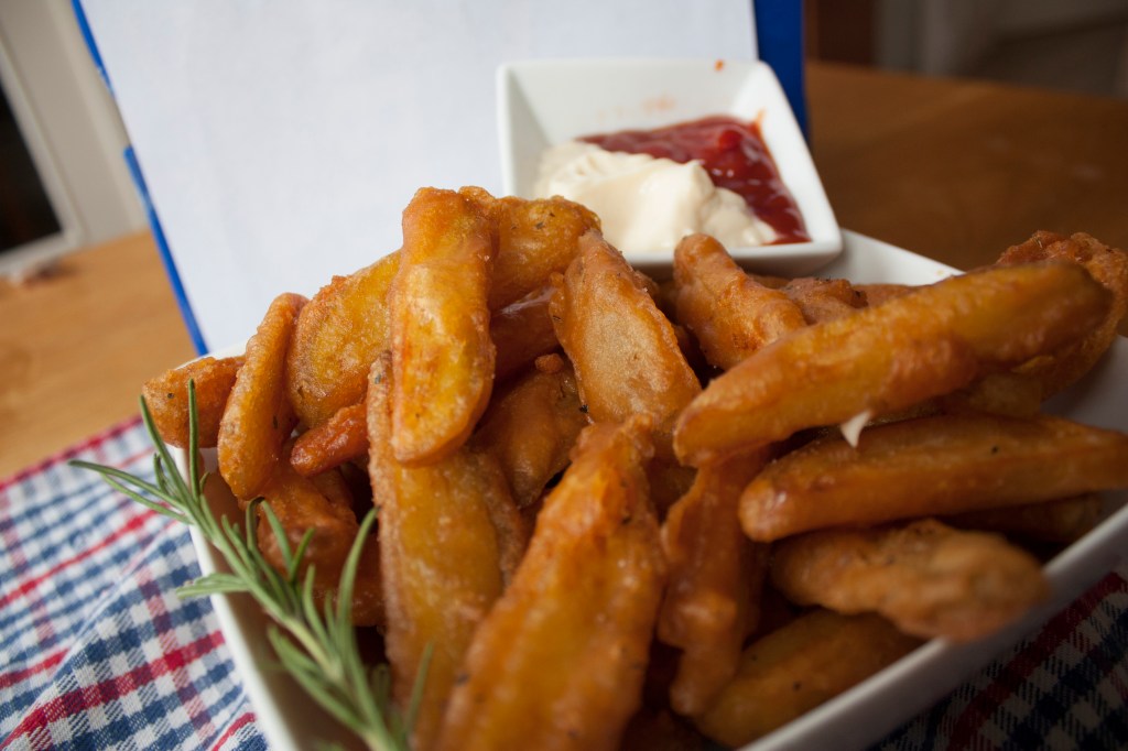 Recept: Bierfrieten. Dat is friet en bier tegelijk – OPEN JE MUIL